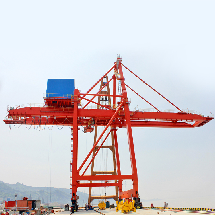 News - How Does a STS Crane Work?