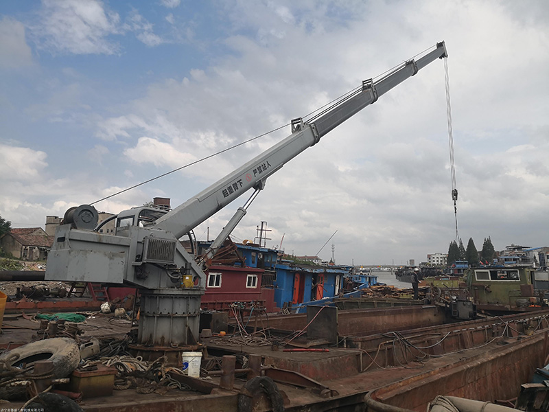 High Quality deck crane(Lifting in the cabin) Manufacturer and Supplier ...
